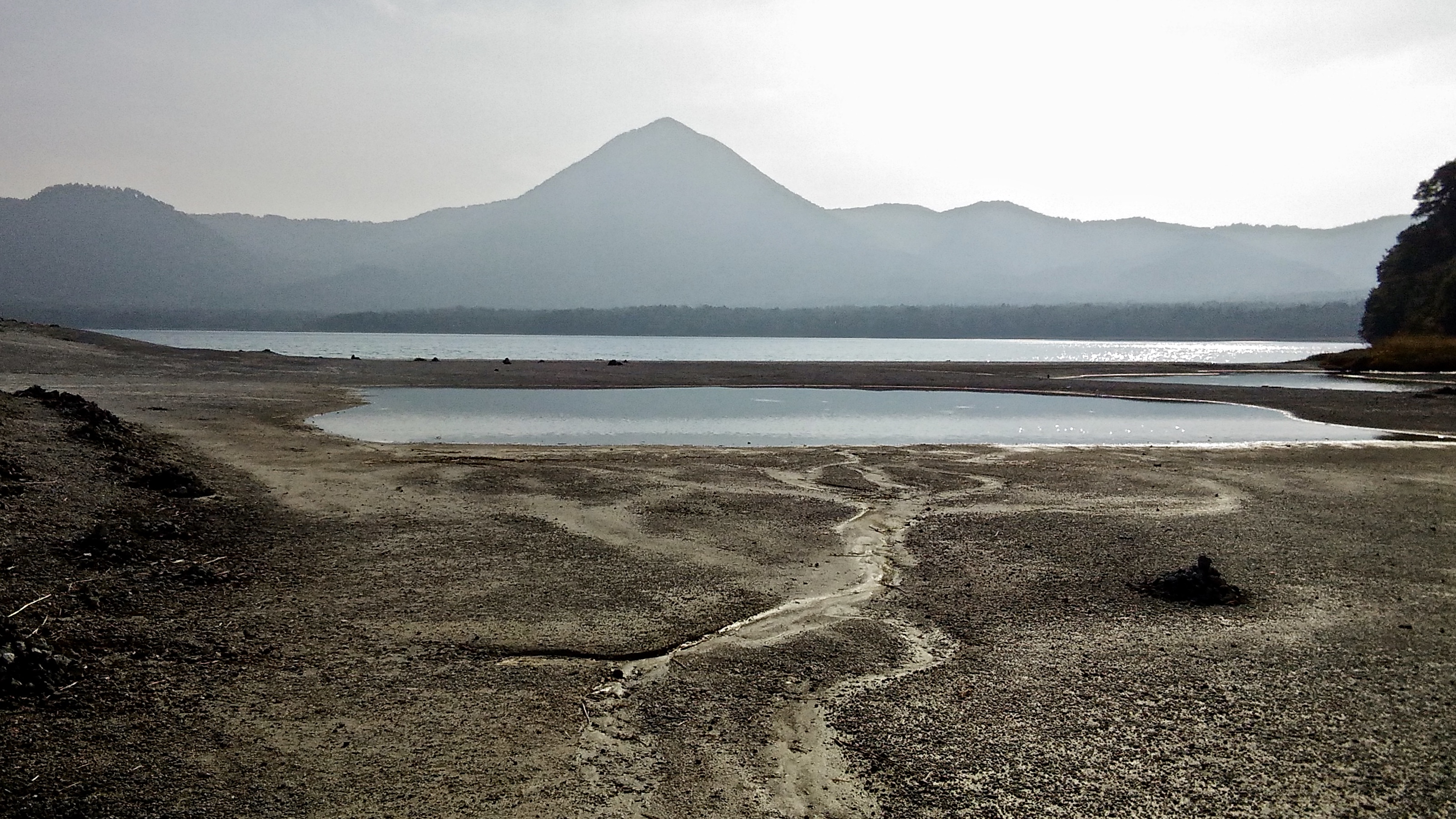 Osorezan, communing with the dead 恐山 - DriveJapan / HikeJapan
