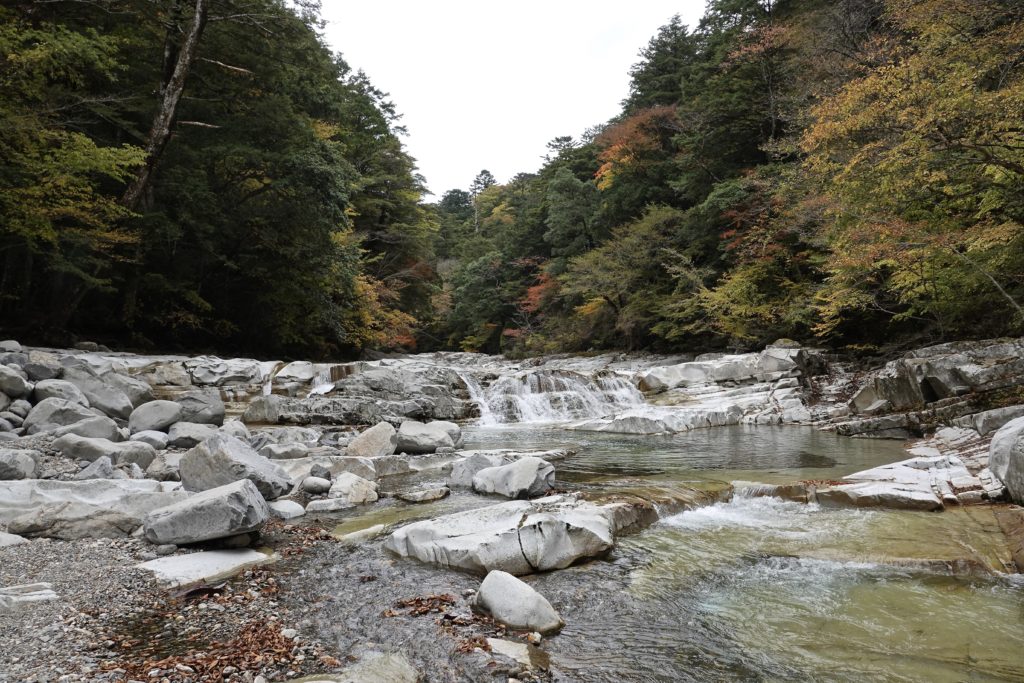 Omogo Gorge and Iwaya-ji 面河渓、岩屋寺 - DriveJapan / HikeJapan
